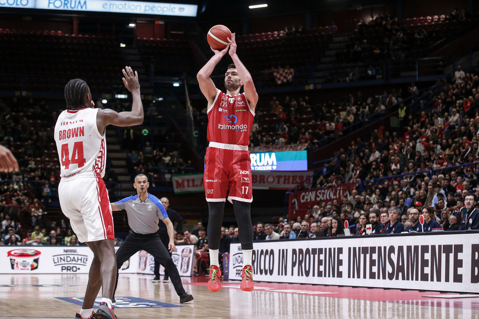 EA7 Emporio Armani Milano: lesione all'adduttore breve della coscia ...